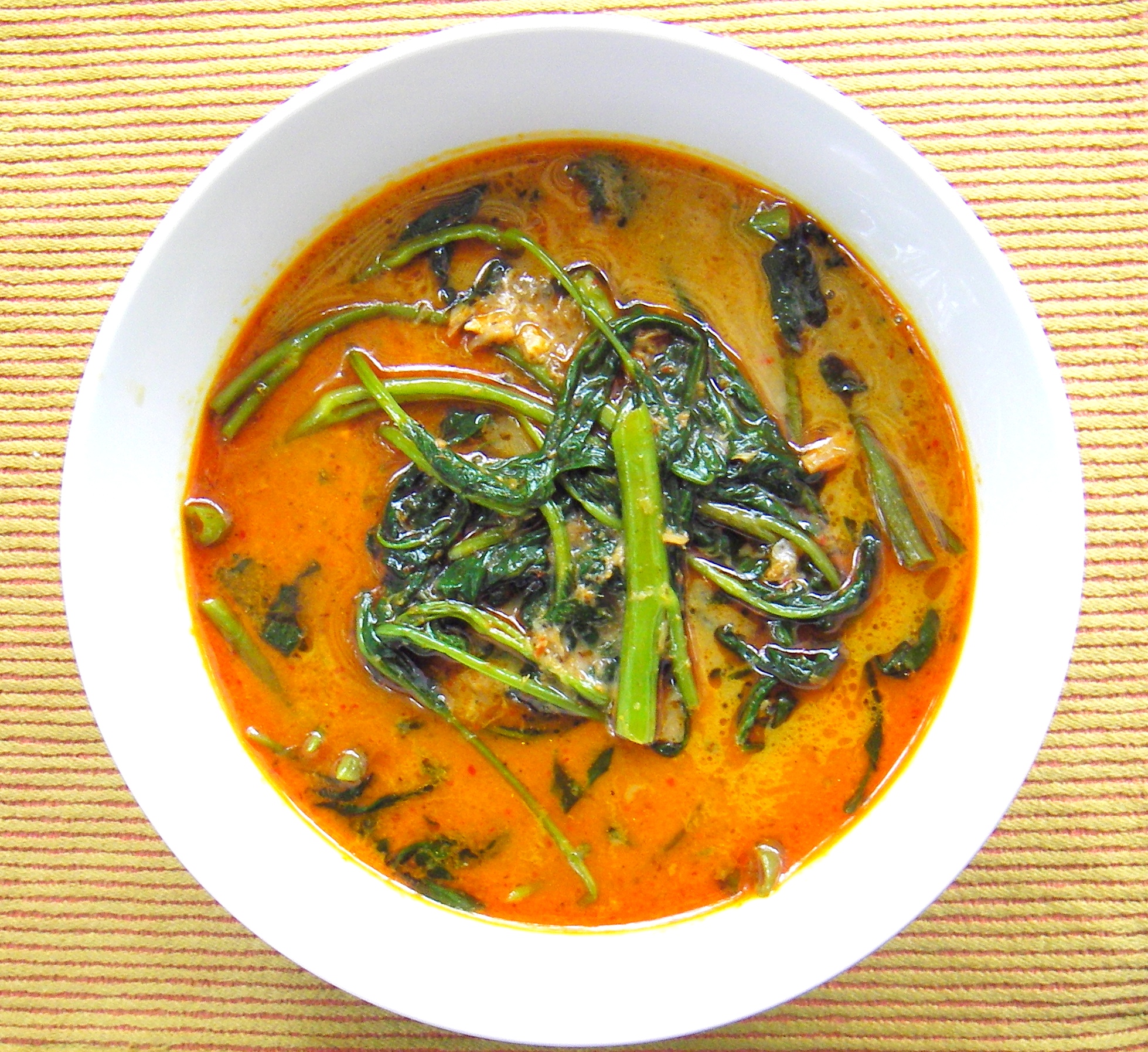 ~Red Curry with Morning Glory & Salted Croaker Recipe, Gaeng Tapo Pla ...