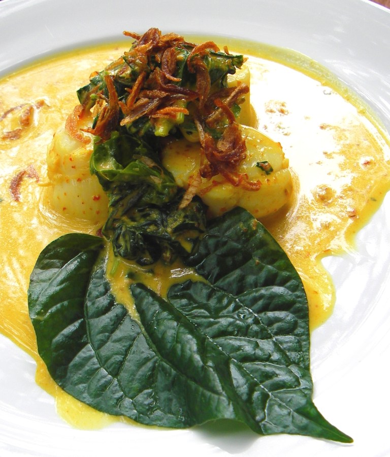 ~Curried Scallop with Wild Pepper Leaf Recipe~ | Pranee's Thai Kitchen