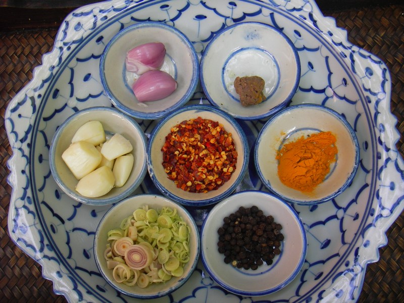 ~Phuket Red Curry Paste Recipe, Krueng Gaeng Phed~ | Pranee's Thai Kitchen