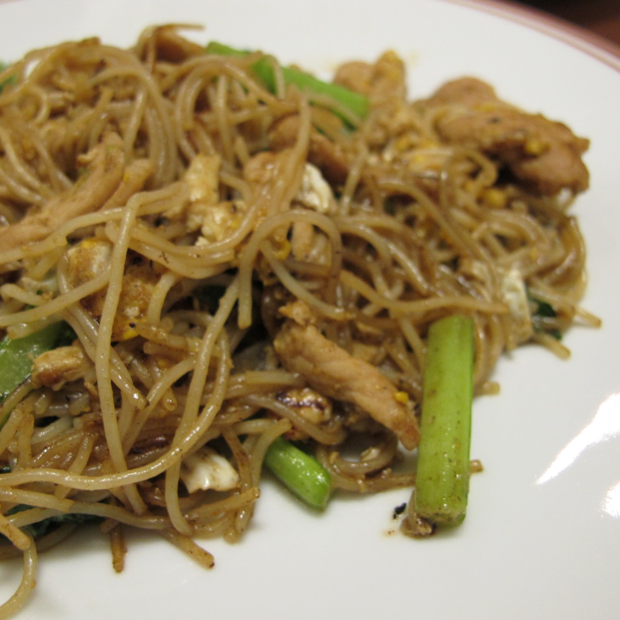 ~Stir-fried Thin Rice Noodle with Choy Sum Recipe, Phad Bee Htun Phuket ...