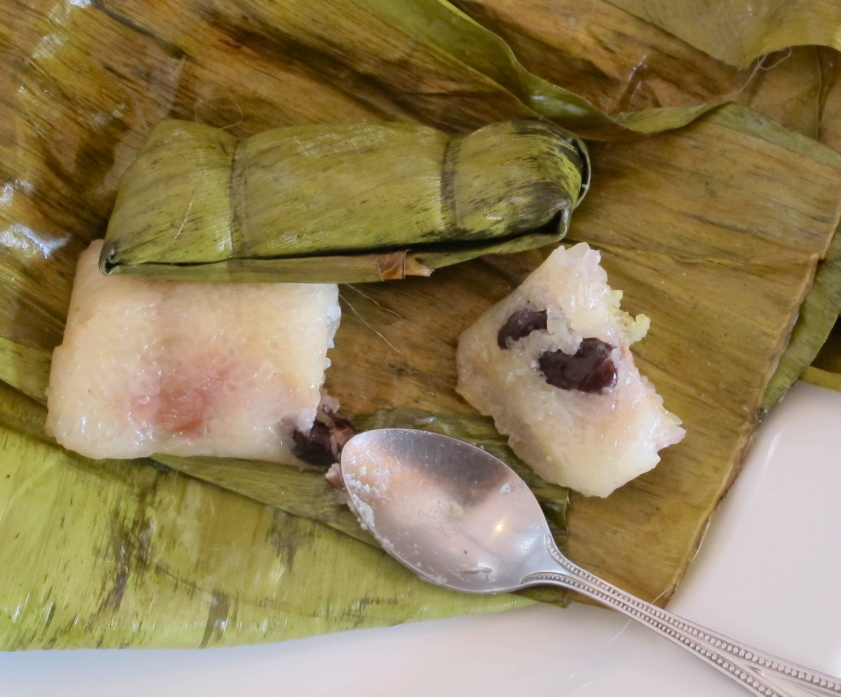 ~Sweet Rice, Banana & Bean Wrapped in Banana Leaf Recipe, Kao Tom Mud ...