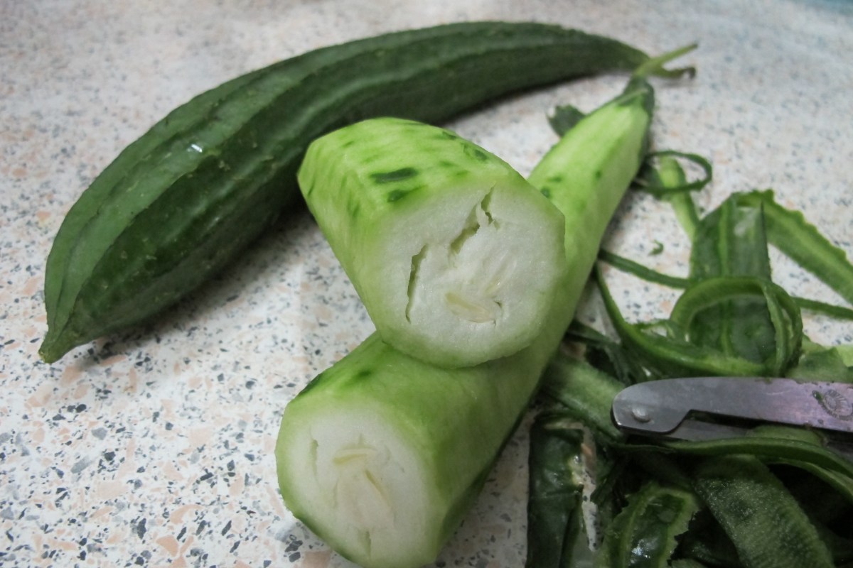 ~Angled Luffa Gourd, Stir-Fried Angled Luffa with Egg Recipe~ | Pranee ...
